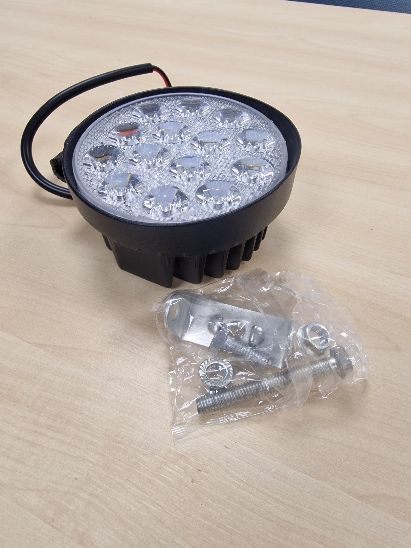 1pcs 12v 42w Round LED work Light Spot lamp Fit for truck off road Tra ...